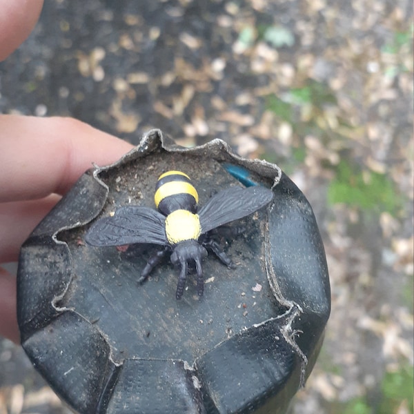 MINIATURE Bumble Bee Figurine Insect Animal Mini Figure Terrarium ...