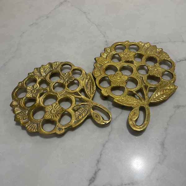 1960s Pair of Carved Soapstone Animals Handcarved Bear & Seal Figurines ...