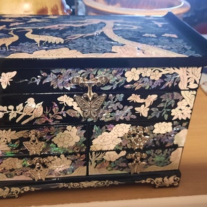 Mother of Pearl Asian Inlay Flower Jewelry Box Purple Vintage Keepsake ...