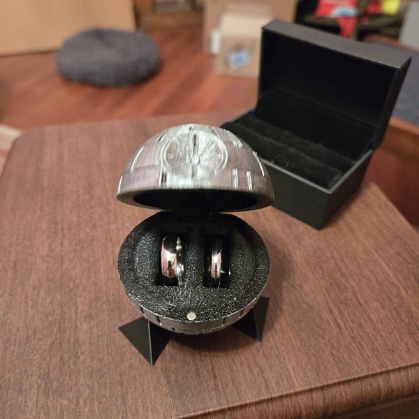 Death Star Ring Box | for Weddings or Marriage Proposals | Stand and ...