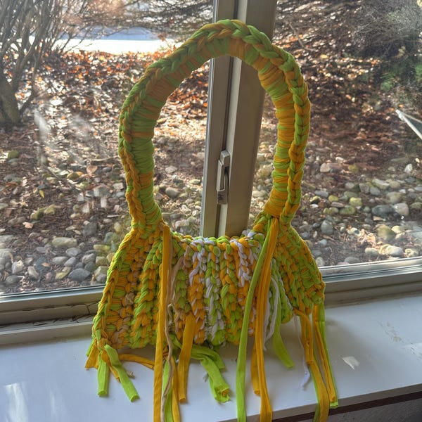 The TRIANGLE Tote Bag Crochet Pattern by LOOSENDS - Etsy