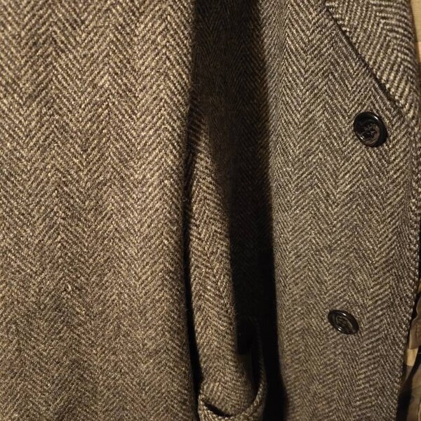 1990s Geoffrey Beene Red + Inky Blue Optic Pattern Men's Italian Silk ...