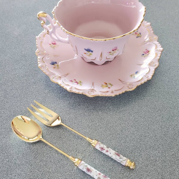 Pink Porcelain Antique Inspired Tea Cups and Saucers Gold, Vintage ...