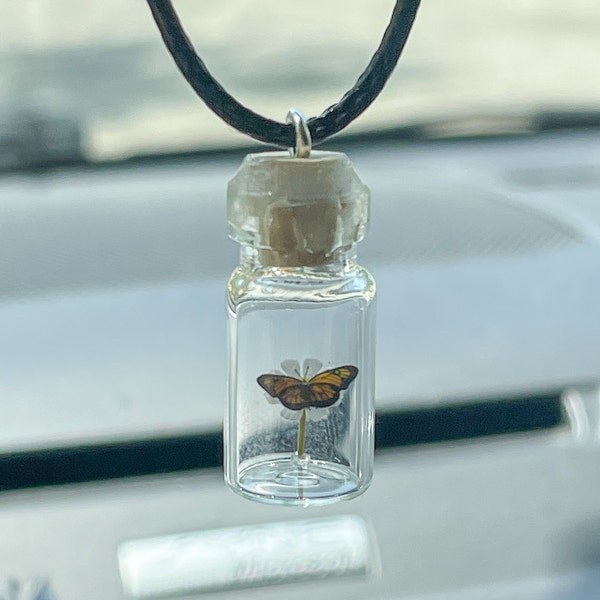 Monarch, Micro Miniature Butterfly, Danaus Plexippus, Dollhouse Scale ...