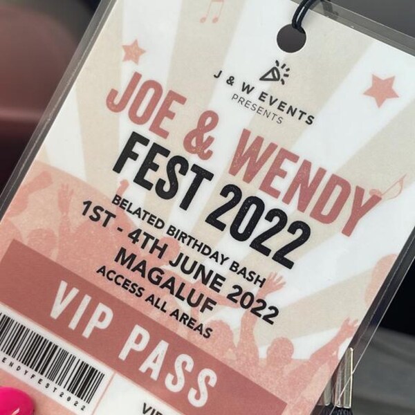Personalised Festival Style VIP Pass & Lanyard Invitations Invites ...