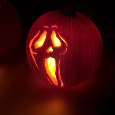 PUMPKIN CARVING STENCIL Ghost Face Scary Movie Scream Template ...