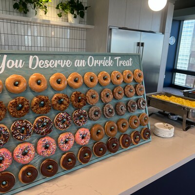 Large Tabletop Donut Wall W/STAND Holds 50 or 100 Doughnuts Bar Dessert ...