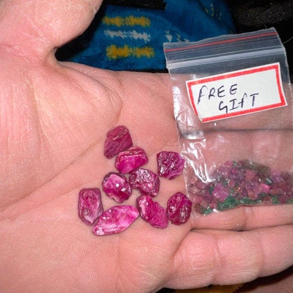 Natural Emerald Crystal Specimen on Matrix, 305 Carats, Rare Mineral ...