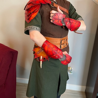 Pauldron: Leaf Faerie Armor, Leather, Handcrafted - Etsy