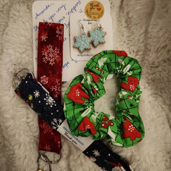 Pink Wristlet Floral Rose Key Fob Wristlets Tassels Lanyard Silver ...