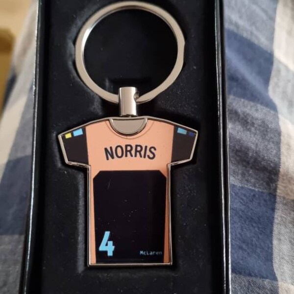 Personalised Formula One Mclaren Shirt Keyring - Lando & Daniel Fan ...