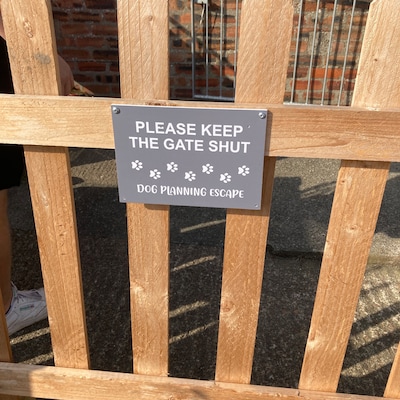 Please Wait to Be Seated Hanging Sign, Suitable for Interior and ...