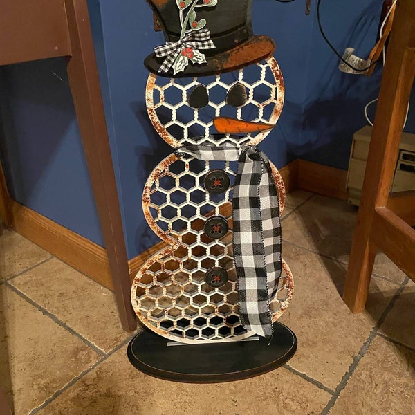 Rustic Chickenwire Snowman, Farmhouse, Rustic, Snowman, Buffalo Plaid ...