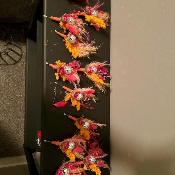 Large Pampas & Neon Sign, Salon Flower Decor, Wedding Arrangement ...