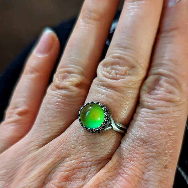 Silver Oval Mood Ring| Mood Jewelry | Silver Color Changing Mood Stone ...