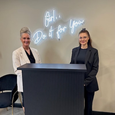 Luxury U Shape Curved Pleated Front Reception Desk for Salon or Retail ...