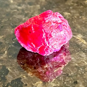 Natural Red Beryl Rough Loose Gemstone Certified Between 90 to 100 ...
