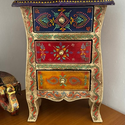 Wooden Iron Sitting Camel Bell Statue, Abstract Decorative Camel Statue ...