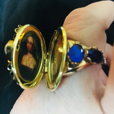 PICK YOUR COLOR: Queen Elizabeth I Tudor Portrait Reproduction Locket ...