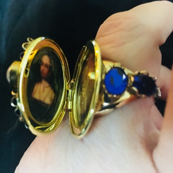 PICK YOUR COLOR: Queen Elizabeth I Tudor Portrait Reproduction Locket ...