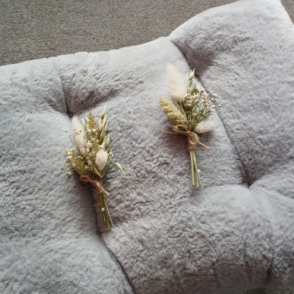 Dried Flower Gypsophila Buttonhole Set | Boutonnière. | Natural Wedding Flowers. | Grooms ...
