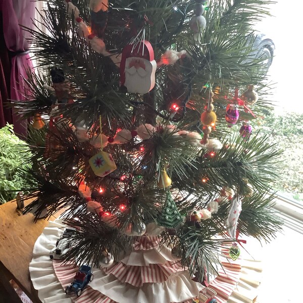 Farmhouse Christmas - Muslin, Lace, and Burlap Ruffled Tree Skirt ...