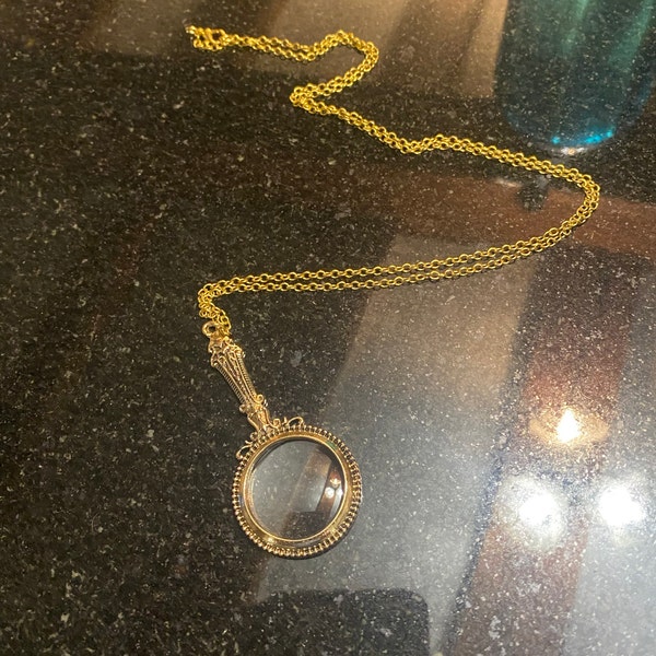 Vintage Style Magnifying Glass Pendant Necklace Victorian Style Ornate ...