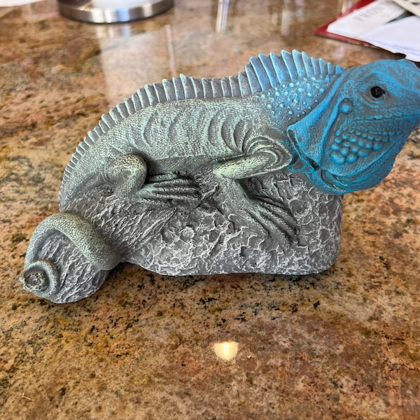 Iguana, Iguana Garden Statue, Reptile Garden Decor, Painted Concrete ...