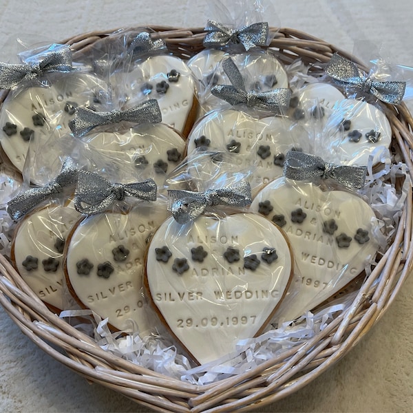 12 Small Iced Heart Shortbread Wedding Favours, Any Colours. Iced ...