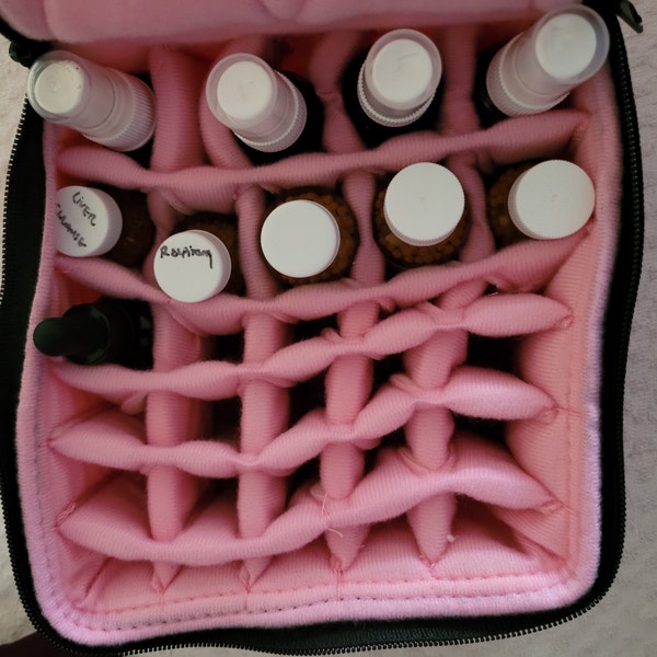 Essential Oil Soft-sided Carrying Case, 5-15ml, 10-bottle, Solid ...