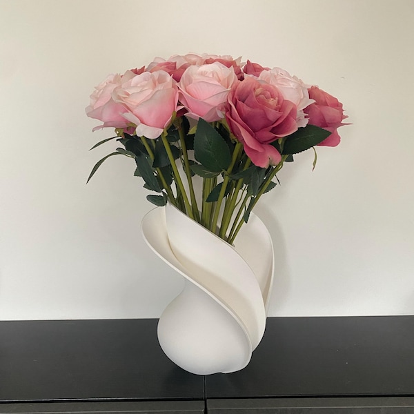 Abstract Flower Vase for Mantel, Modern Wavy Vase With Layered Design ...