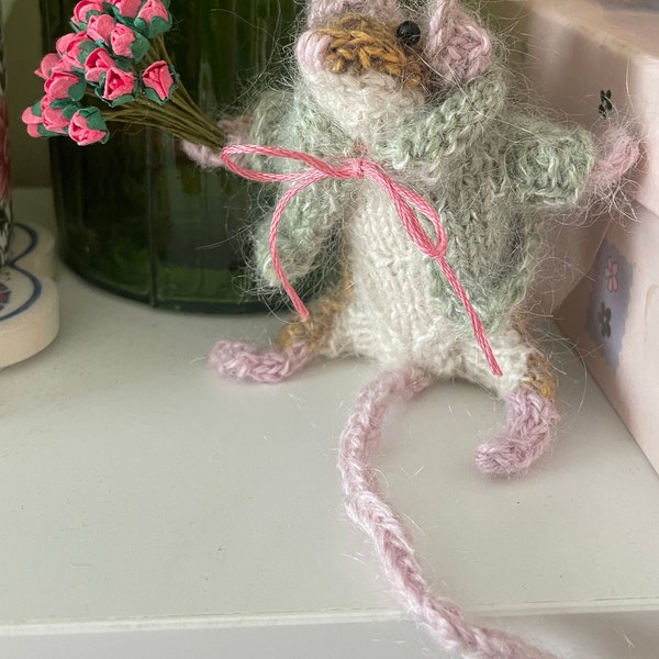 Miss Moppet's Mouse Knitting Pattern - Etsy