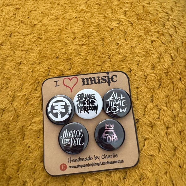 OLIVIA RODRIGO Badge Pack - Olivia Rodrigo Merch - Guts World Tour - Sour Pin - Pin Badge ...