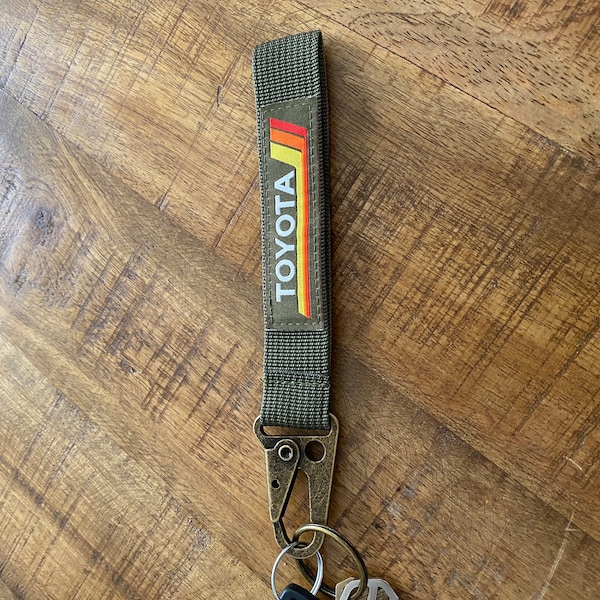 Vintage Heritage Stripes Toyota Keychain Lanyard, Metal Clip Key Ring ...