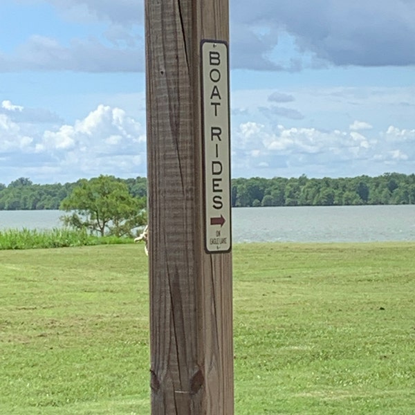 Boat Rides Sign, Personalized Vertical Lake Name Sign, Custom Arrow ...