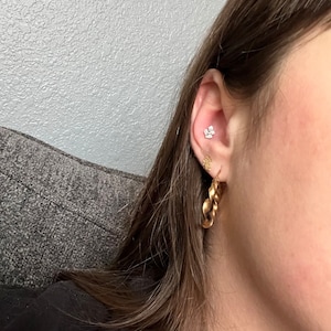 ASTM F136 Gem Hoop With Chain Conch Hoop, Conch Earring, Conch Clicker ...