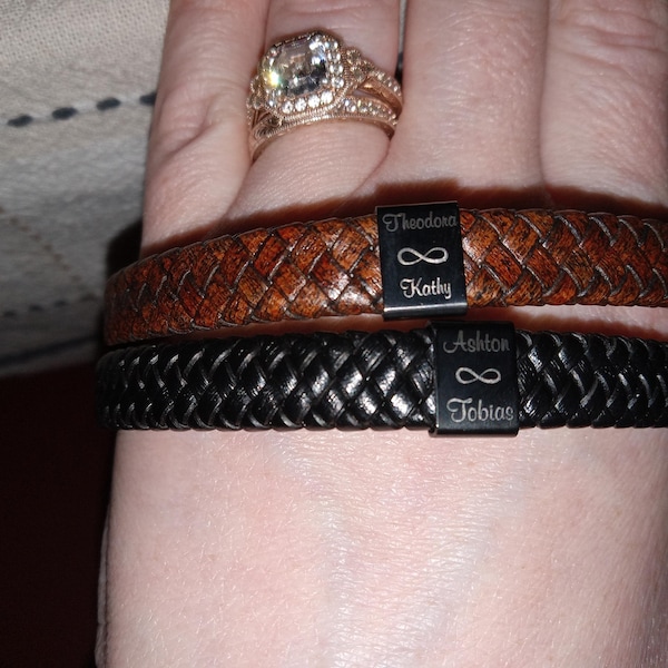 QR Code Menu Sign, Scan to View Menu, Wooden and Leather Table Menu ...