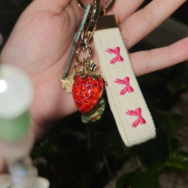 Pink Bow Keychain / Bow Embroidered Keychain / Coquette Bow Embroidery ...