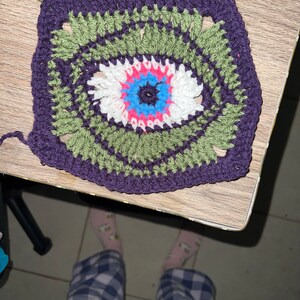 Alien Head Granny Square - Etsy