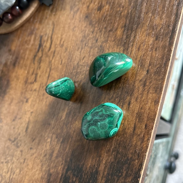 Malachite Tumbled Stone - Multiple Sizes Available - Tumbled Malachite ...