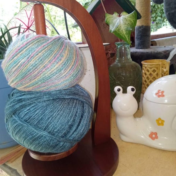 Custom Magnetic Yarn Ball Holder,wooden Yarn Feeder for Knitting ...