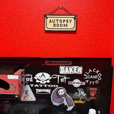 Autopsy Room Halloween Morgue Haunted House Sign, Creepy Asylum Photo ...