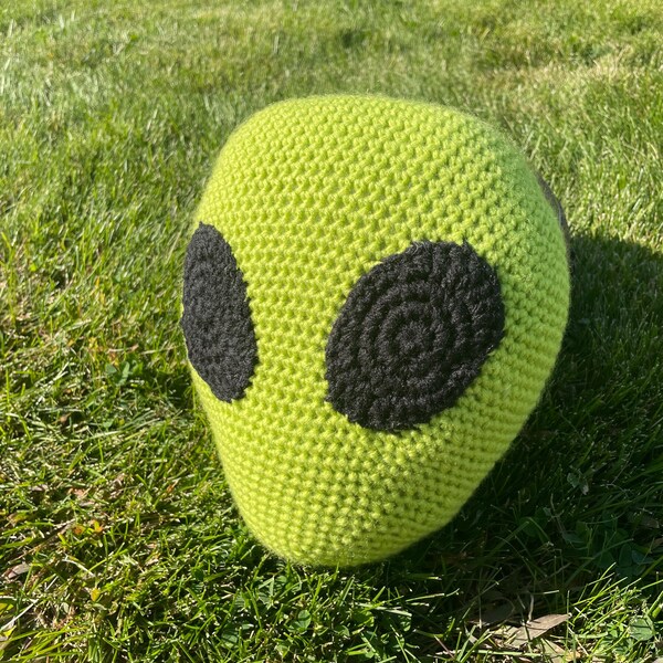 Crochet Alien Cushion Pattern Crochet Pillow Beginner Alien Pattern ...