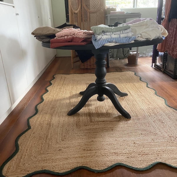 Scalloped Jute Rug- Rustic Red Wave Edge Jute Rug, Jute Scalloped Rug ...