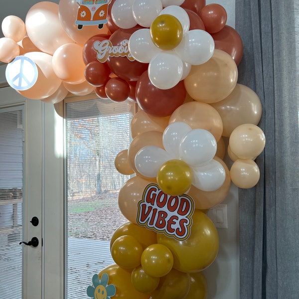 Groovy One Balloon Garland Kit | Daisy Balloon Garland | Groovy 90s ...