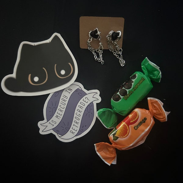 Celtic Knot With Dangling Inclusion Earrings {witchcraft, Y2k, Grunge ...