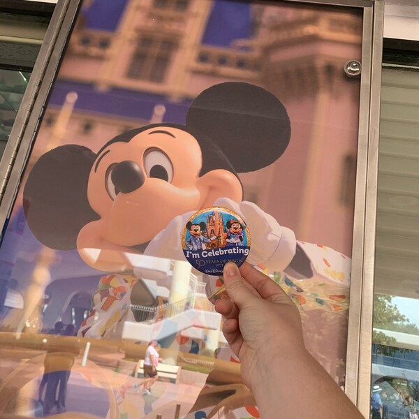 WDW Walt DISNEY WORLD 50th Anniversary Park Button Disney Park Button ...