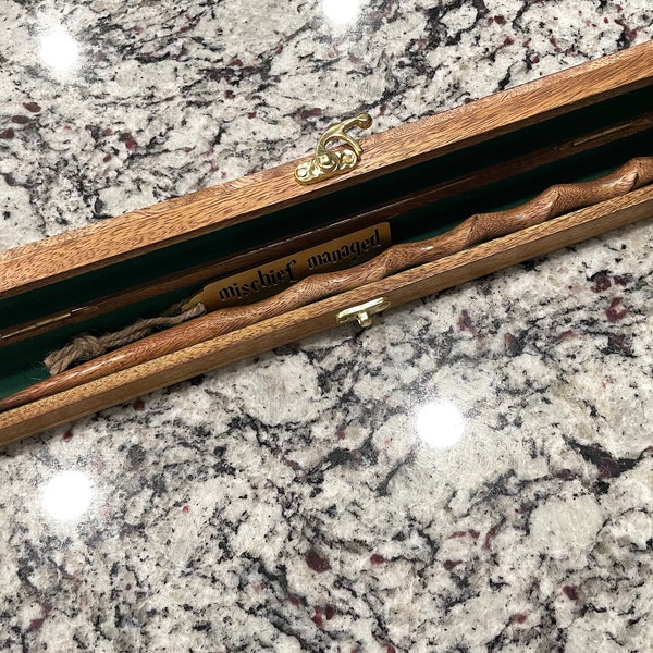 Witch and Wizard Wand in Real Wooden Display Box - Will O'wisp's Wand ...