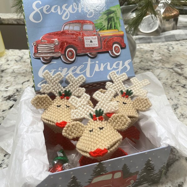 Plastic Canvas Santa, Snowman, Reindeer, Nutcracker, Elf Squeezie ...