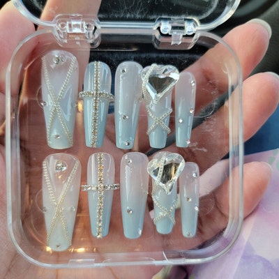 Grey Wild Silver Chain Heart Press on Nails Reusable Nails Faux Nails ...